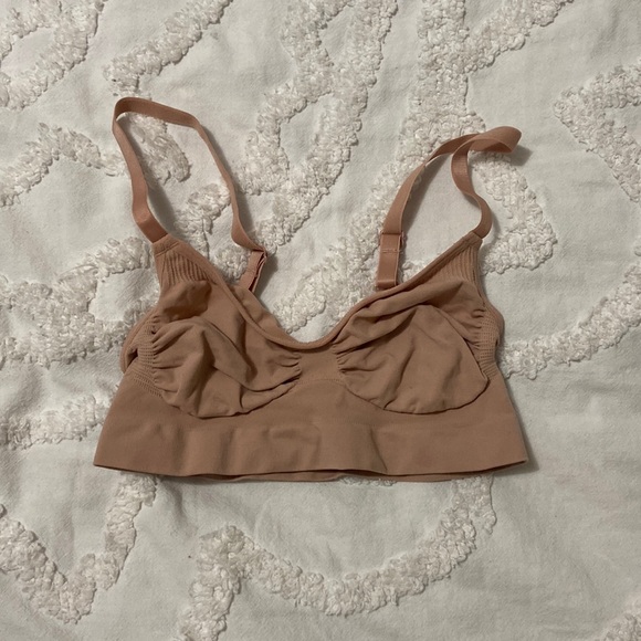 SKIMS | Intimates & Sleepwear | Skims Shape Wear Bra | Poshmark